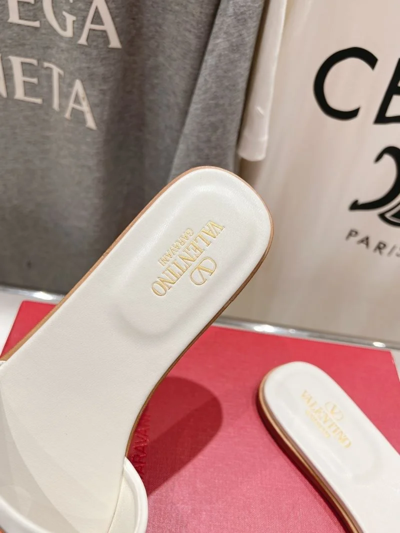 Exact replica Valentino Slippers