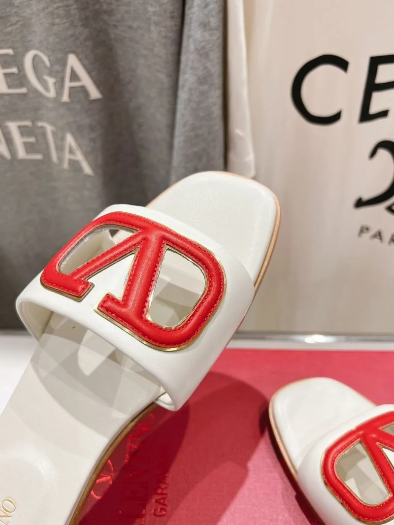 Exact replica Valentino Slippers