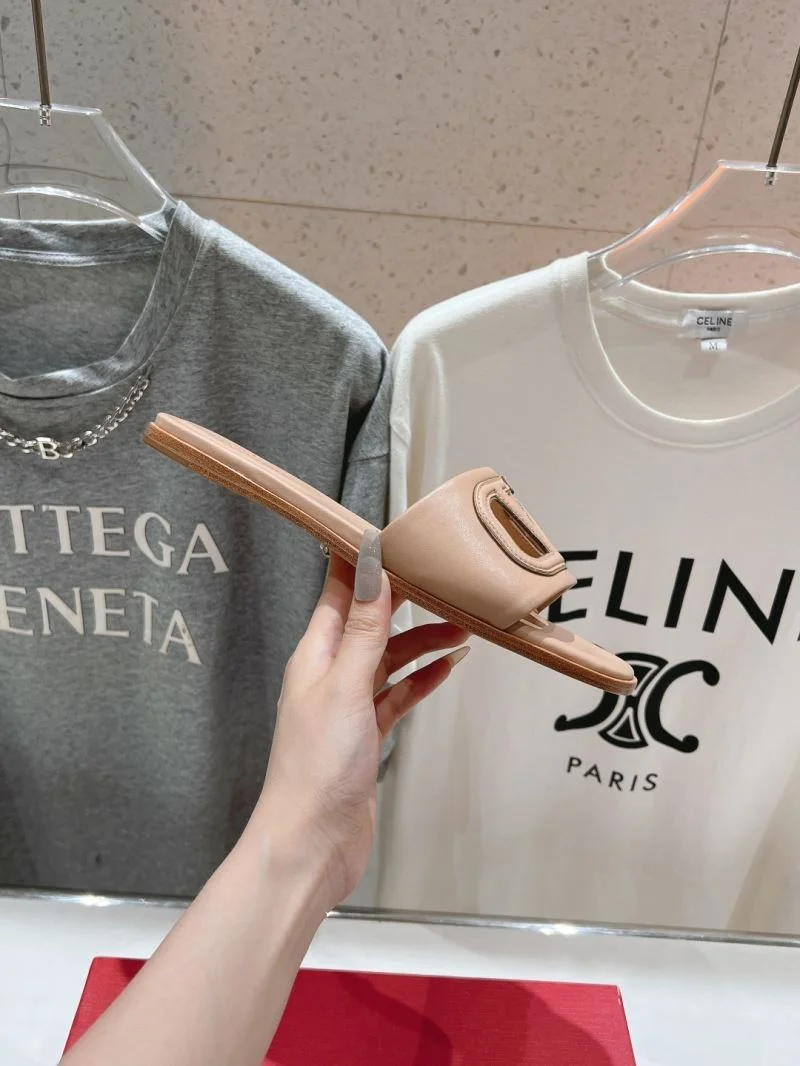 Exact replica Valentino Slippers