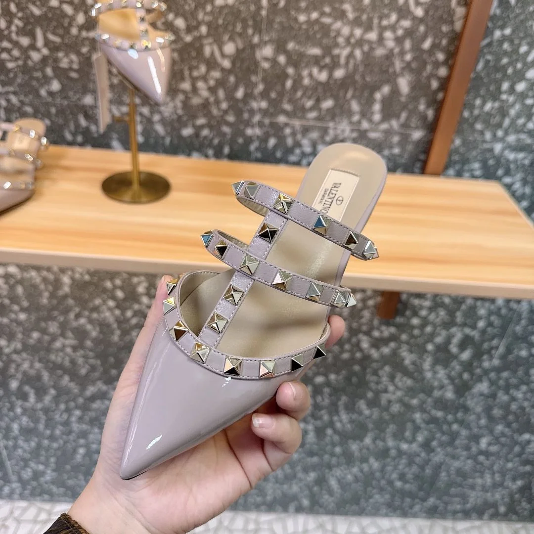 High accuracy Valentino Slippers