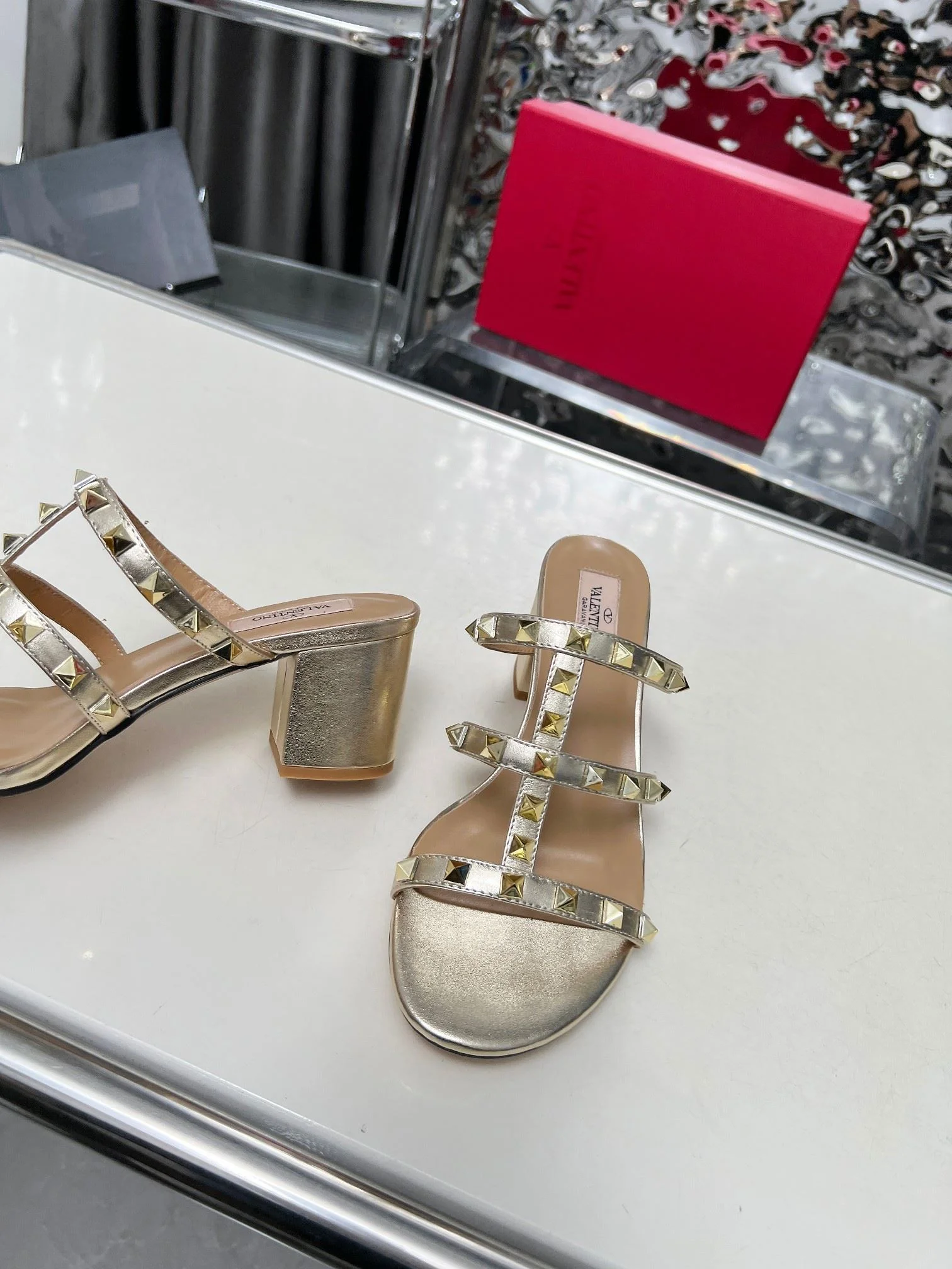 Exact replica Valentino Slippers