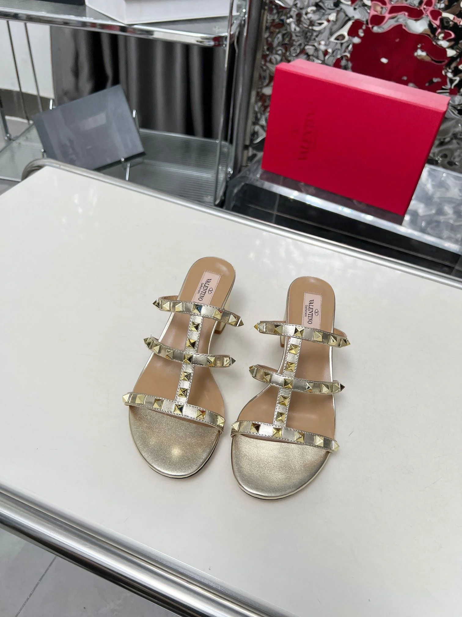 Exact replica Valentino Slippers
