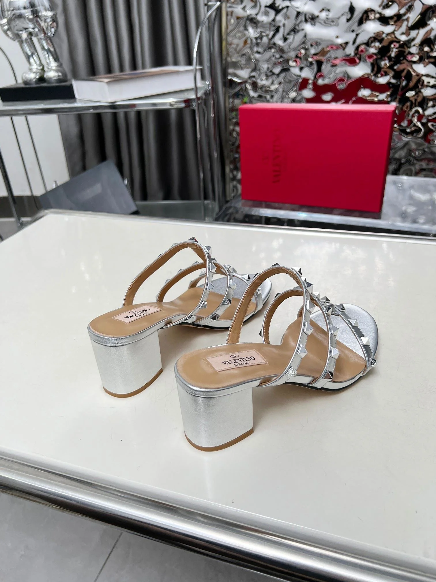 Top mirror Valentino Slippers