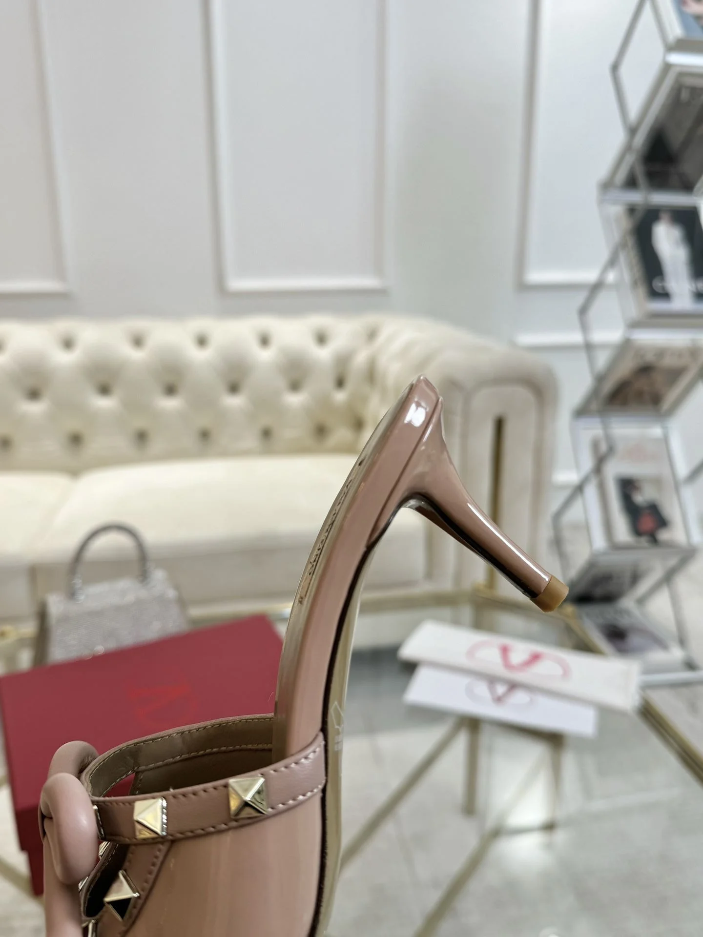 Exact replica Valentino Slippers