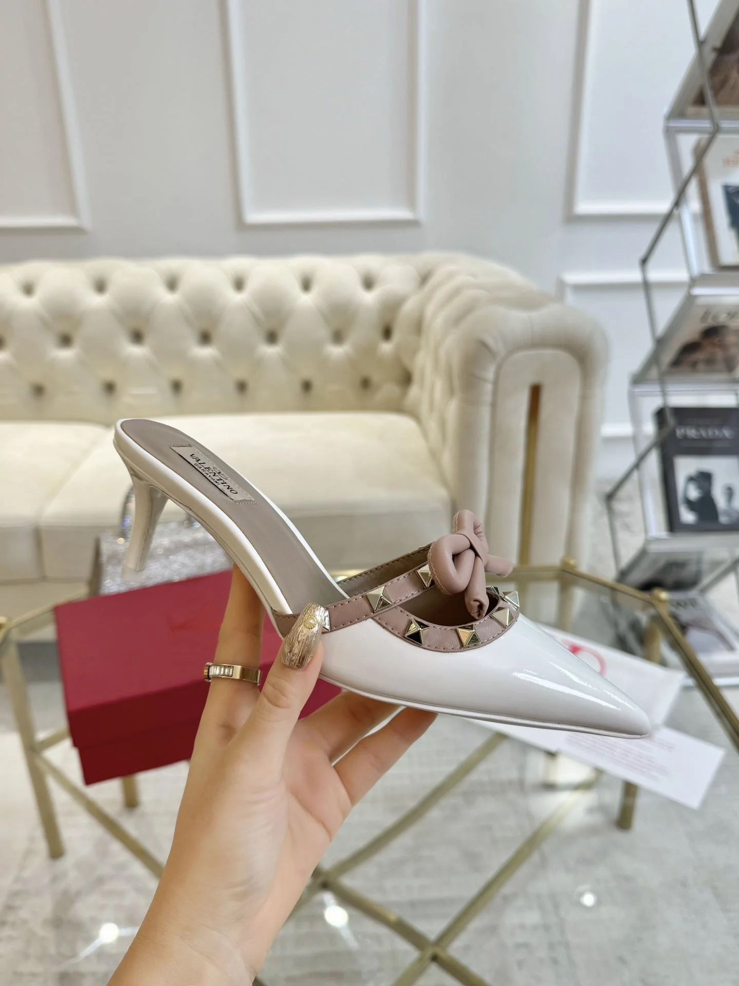 Low-cost Valentino Slippers