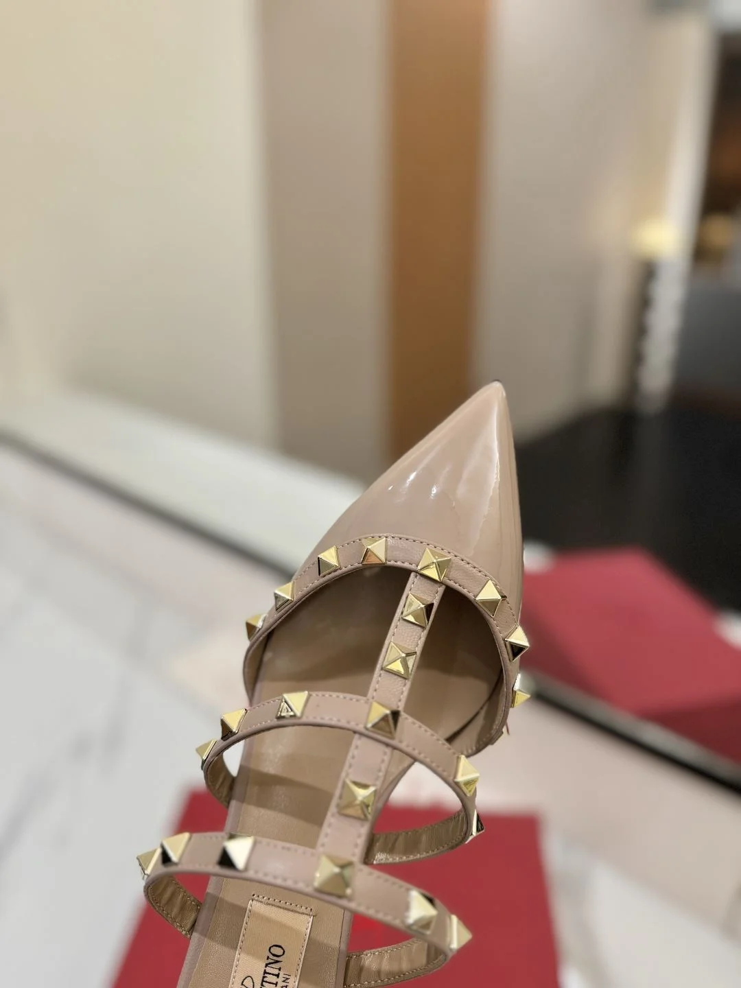 Value-priced Valentino Slippers