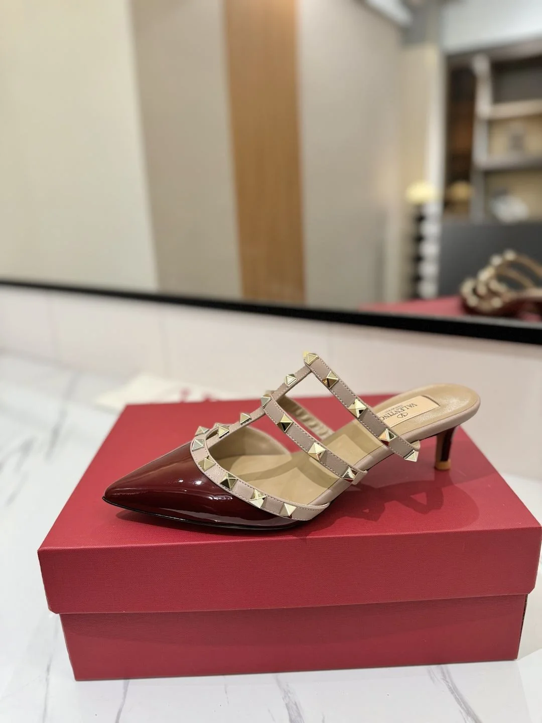 Economical Valentino Slippers