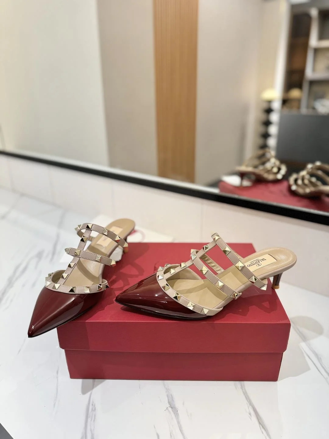 Economical Valentino Slippers
