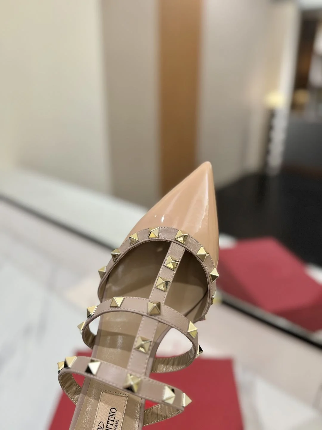 1:1 copy Valentino Slippers