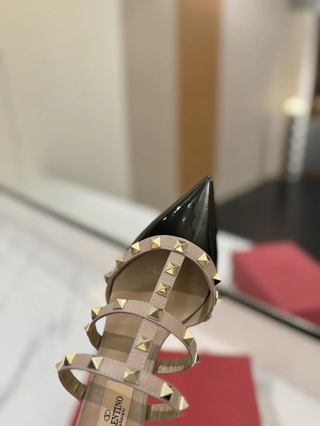 1:1 copy Valentino Slippers