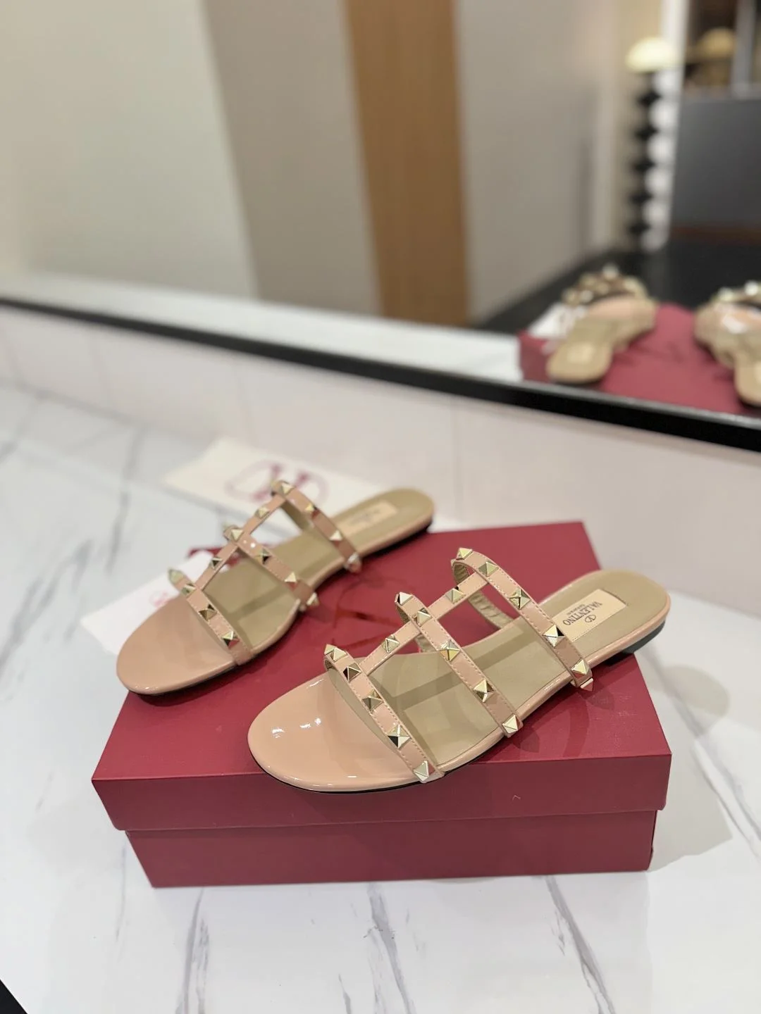 Exact replica Valentino Slippers