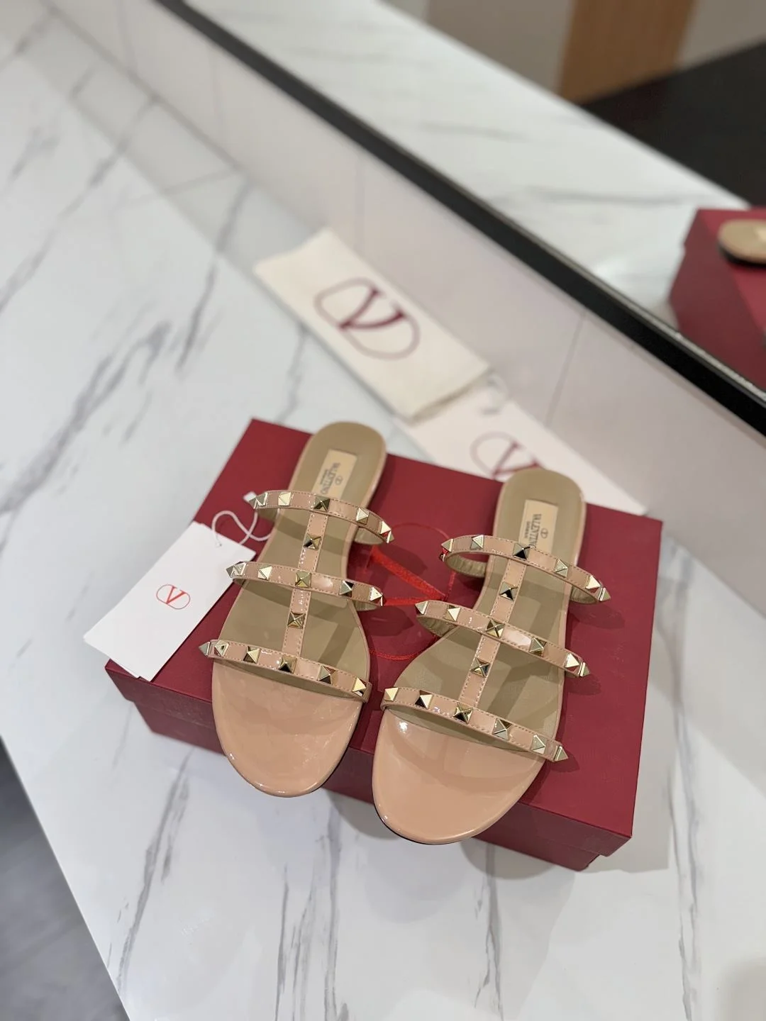 Exact replica Valentino Slippers