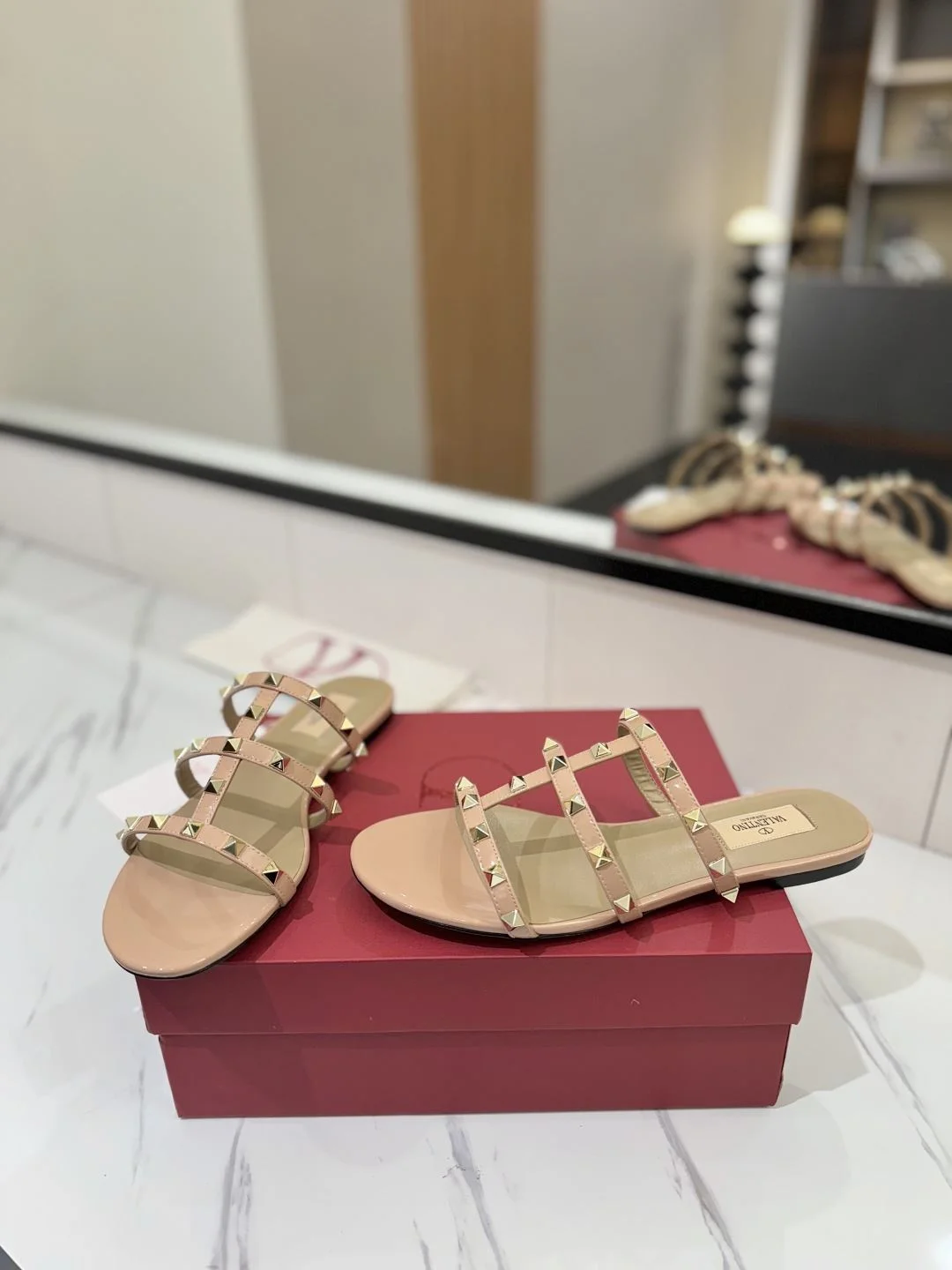 Exact replica Valentino Slippers