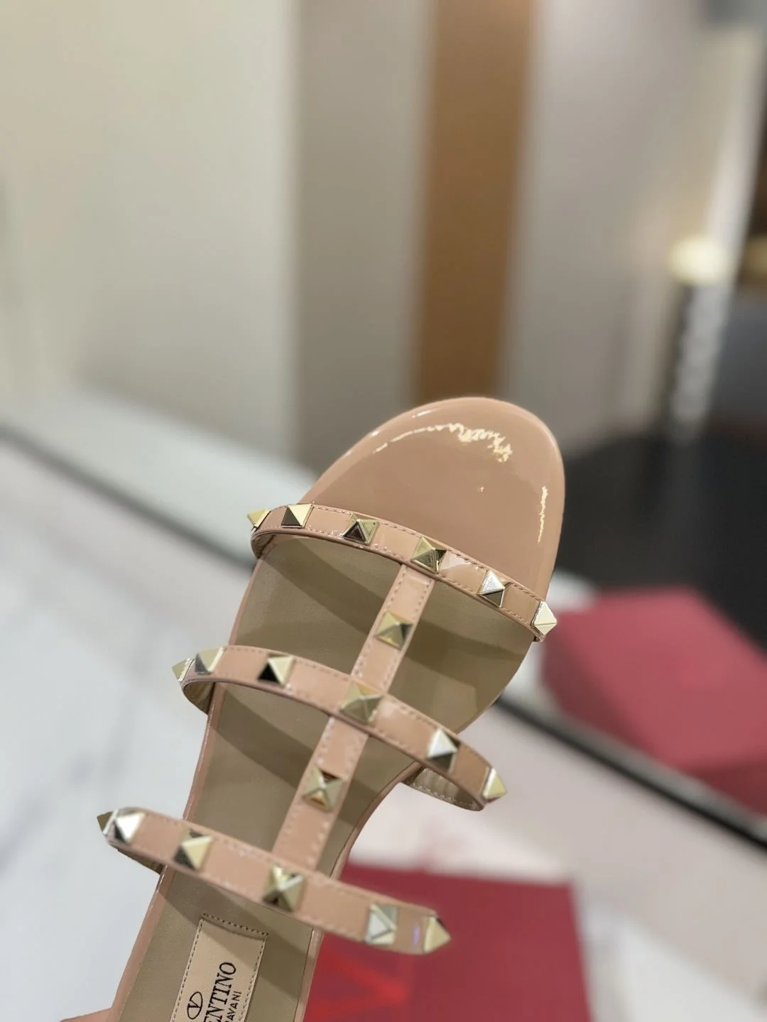 Exact replica Valentino Slippers