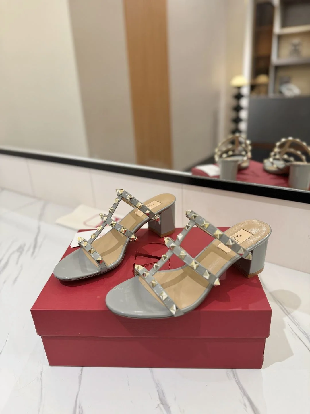 Legit Valentino Slippers