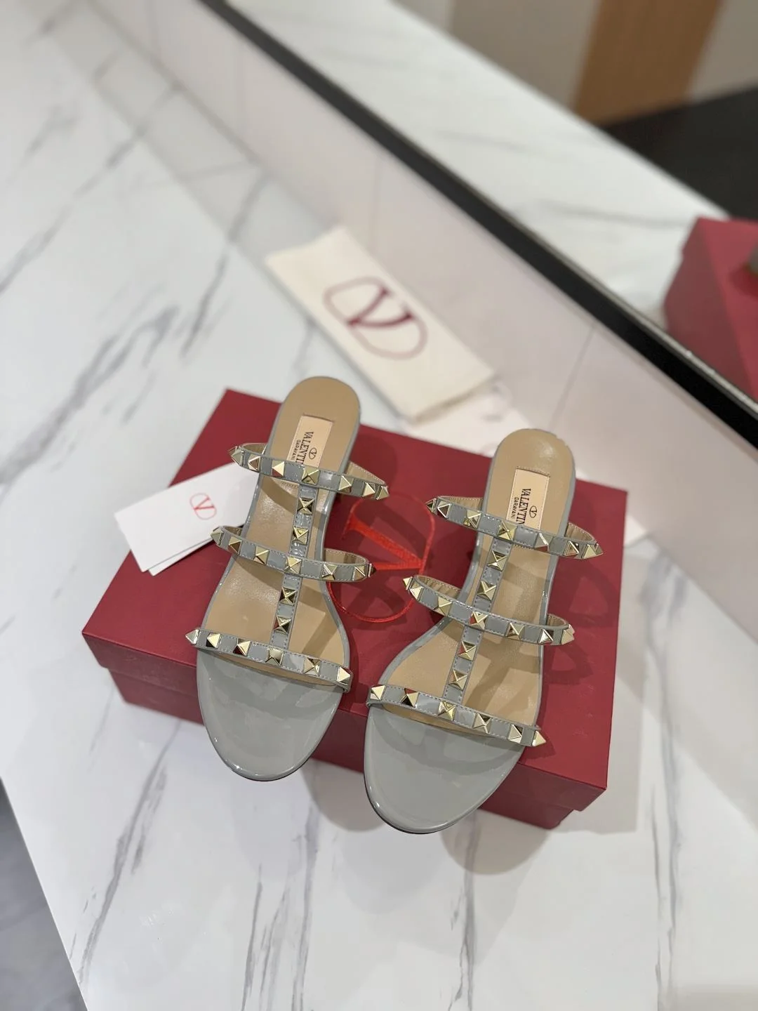 Legit Valentino Slippers
