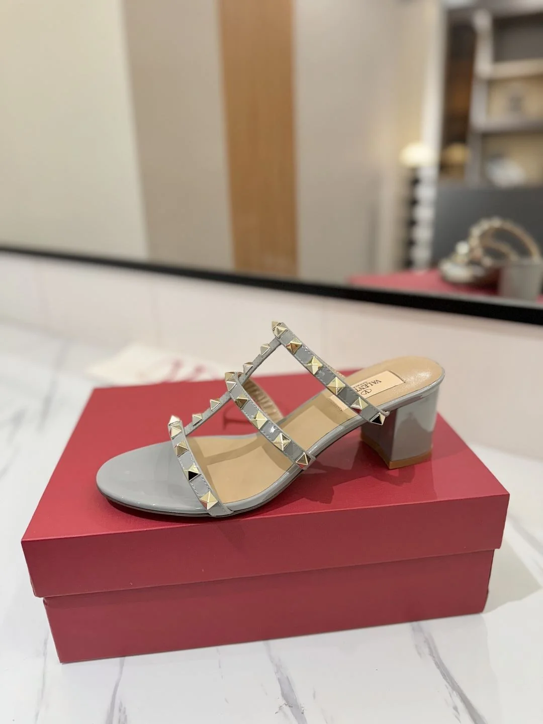 Legit Valentino Slippers