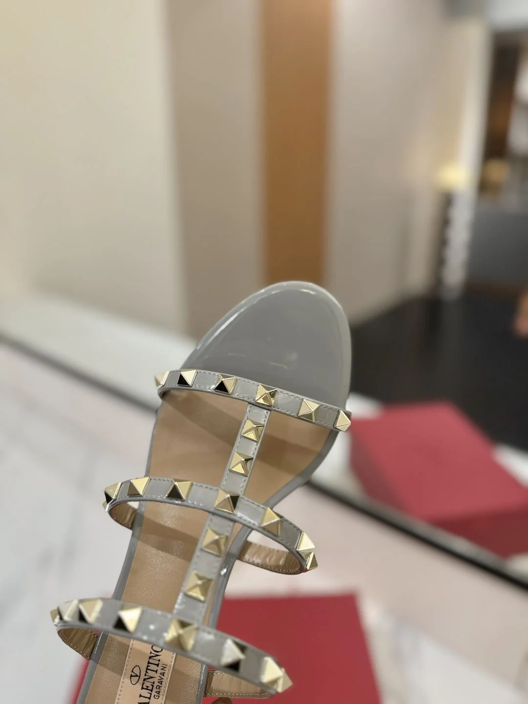 Legit Valentino Slippers