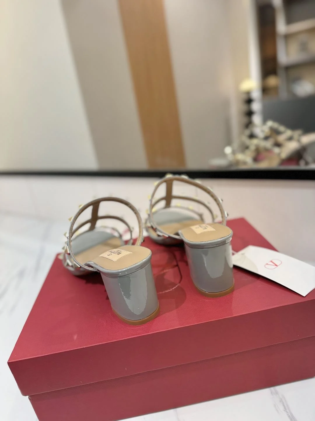 Legit Valentino Slippers