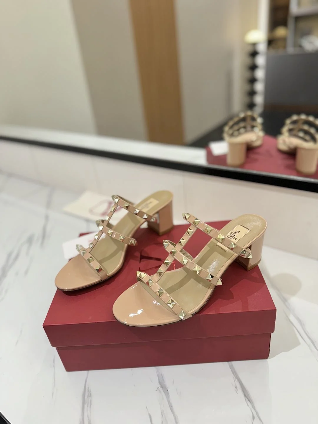 Economical Valentino Slippers
