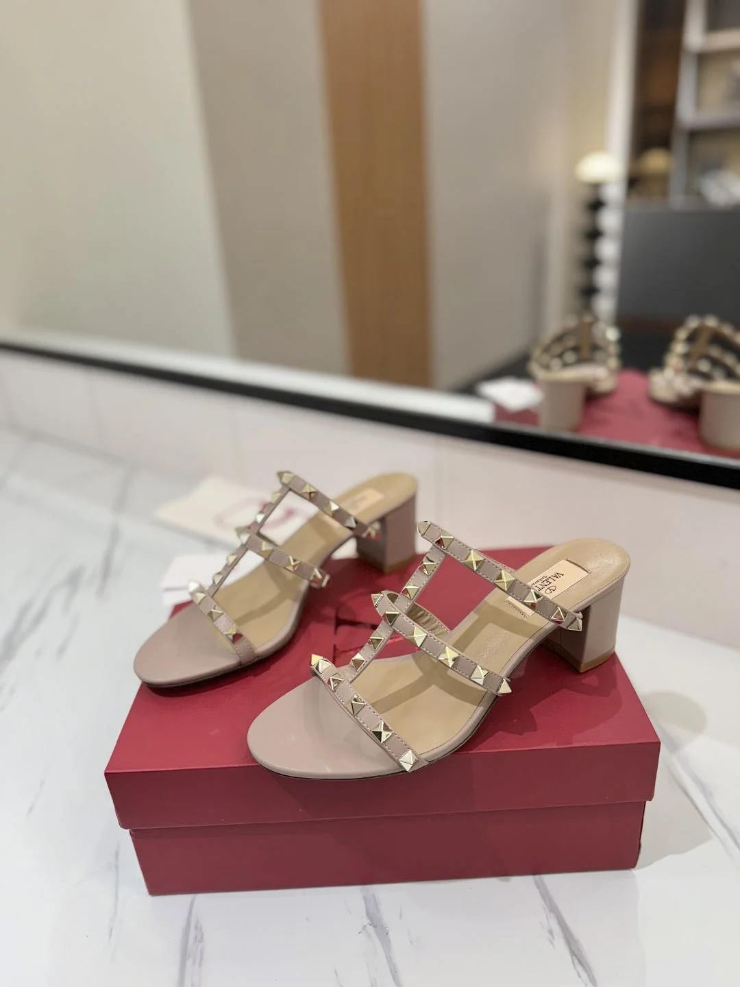 Inexpensive Valentino Slippers