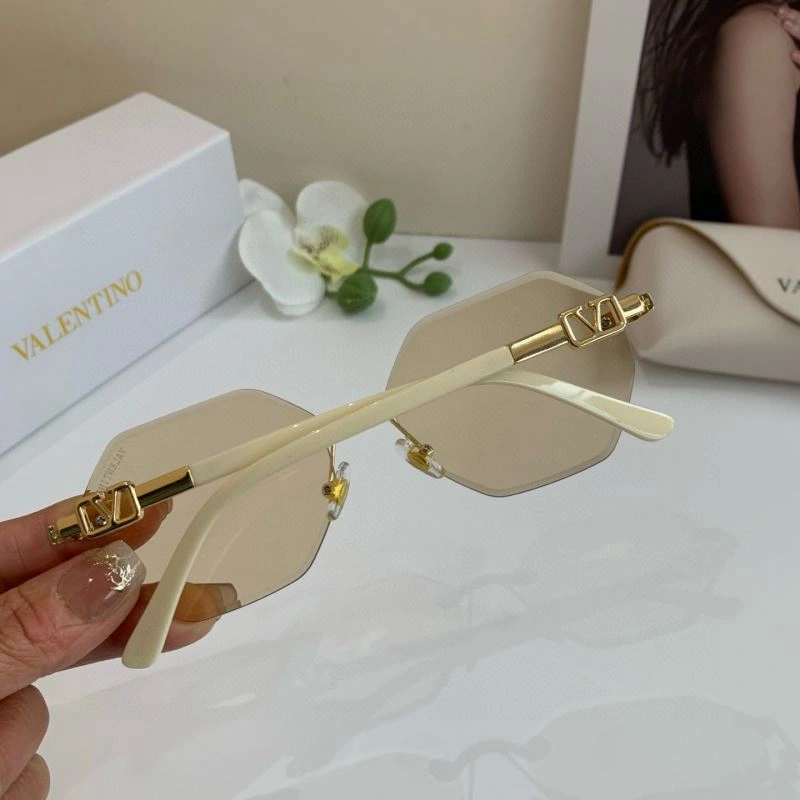 1:1 copy Valentino Sunglasses