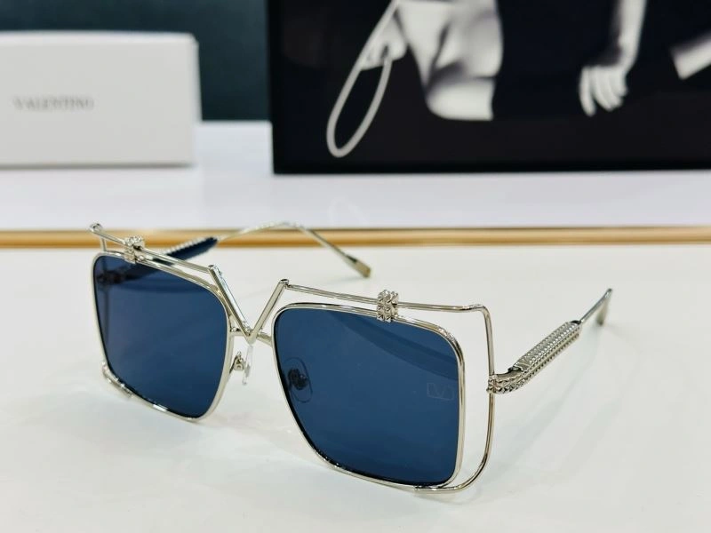Top match Valentino Sunglasses