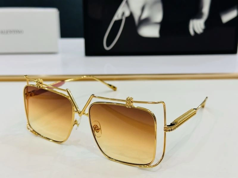 Top match Valentino Sunglasses