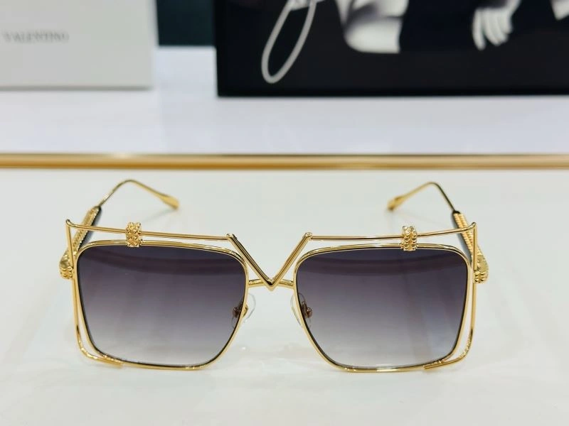 Top match Valentino Sunglasses