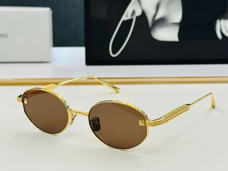 Exact replica Valentino Sunglasses