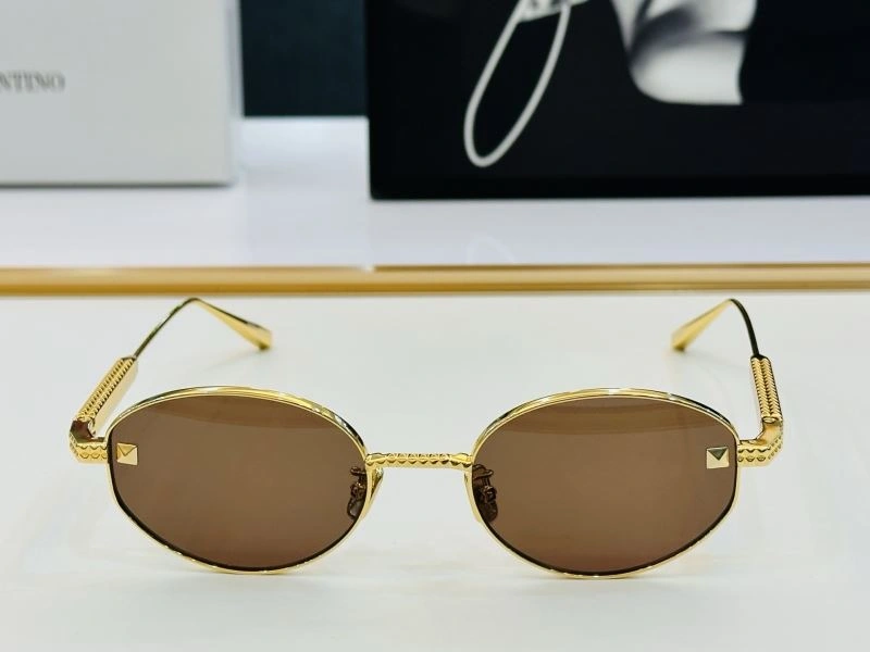 Exact replica Valentino Sunglasses