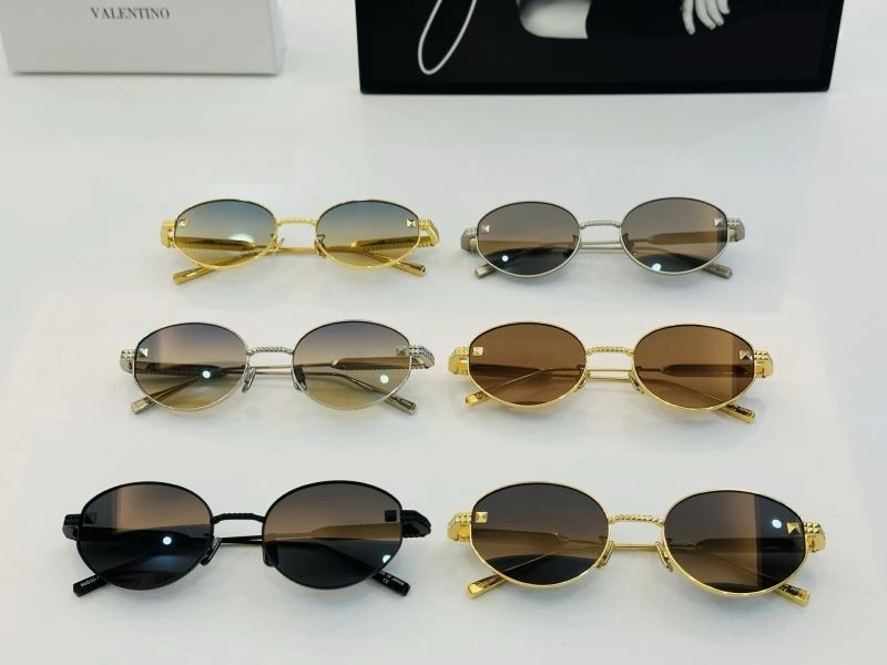 Exact replica Valentino Sunglasses
