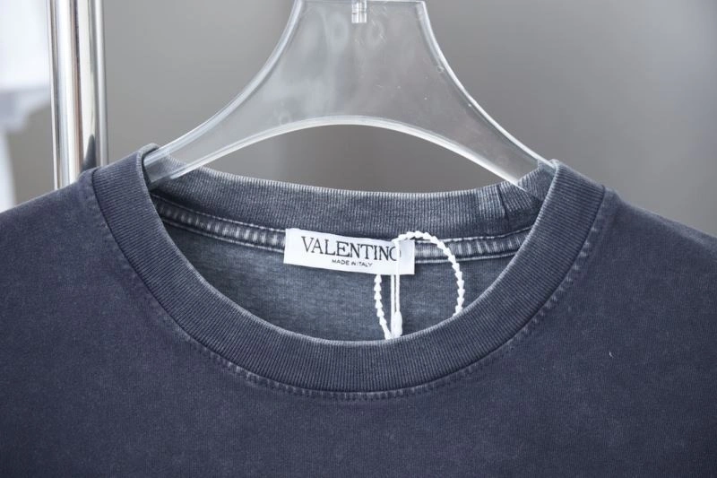 Bargain Valentino T-Shirts