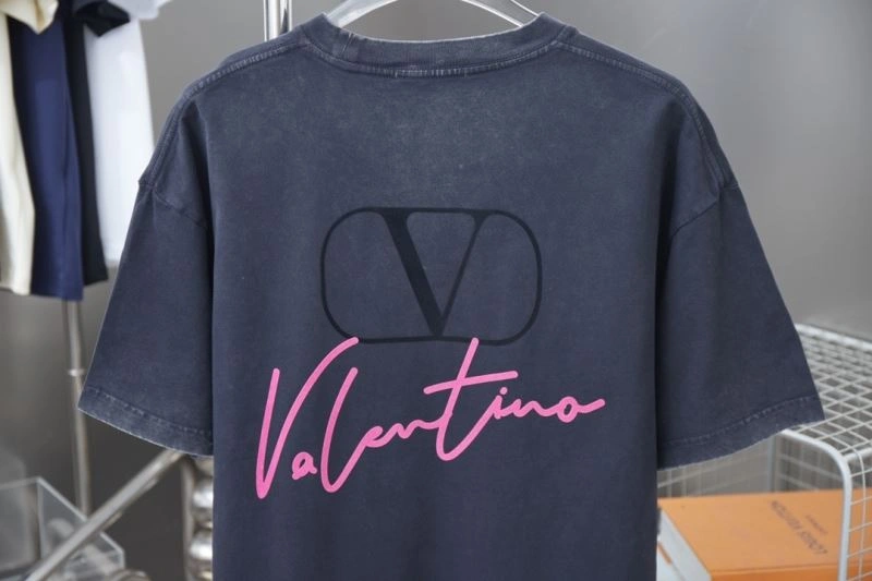 Bargain Valentino T-Shirts
