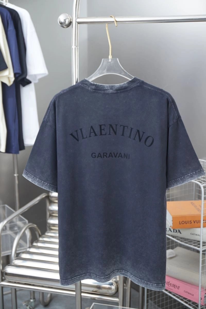 Accurate model Valentino T-Shirts