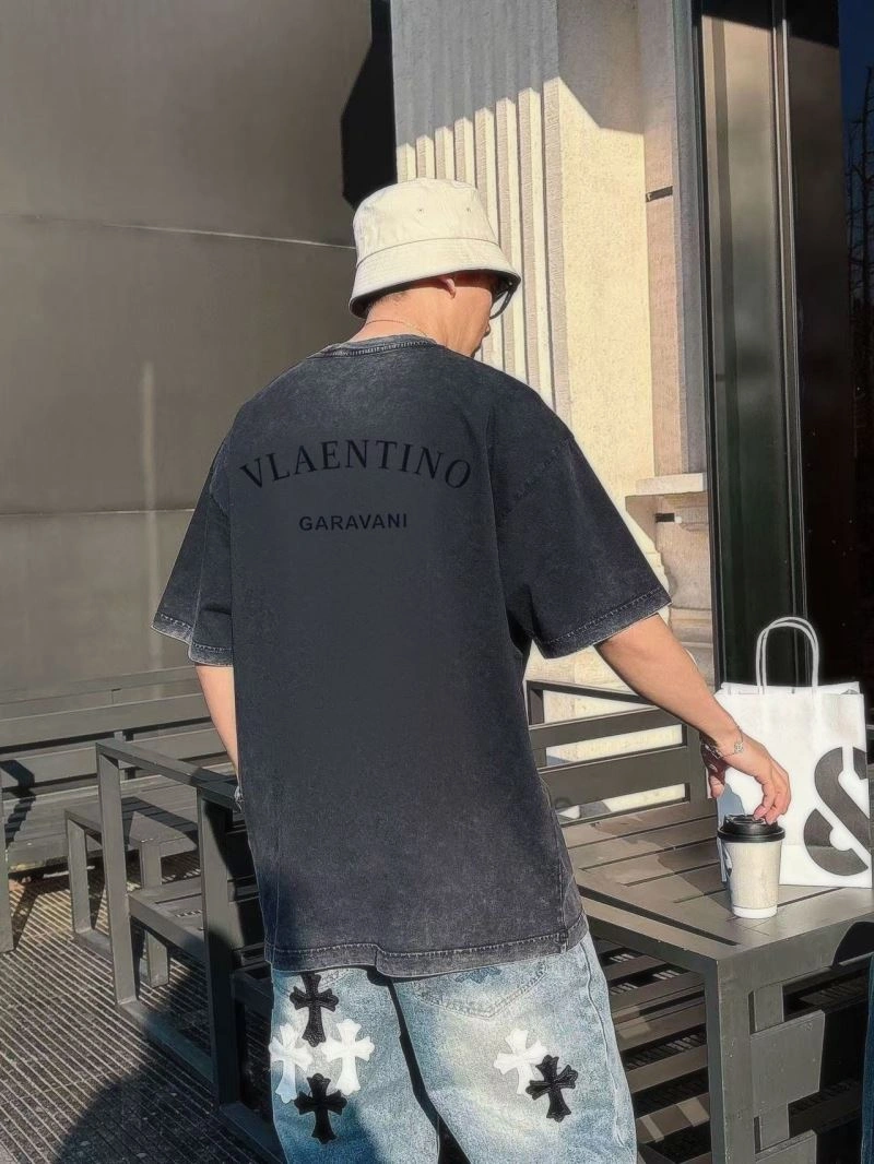 Accurate model Valentino T-Shirts