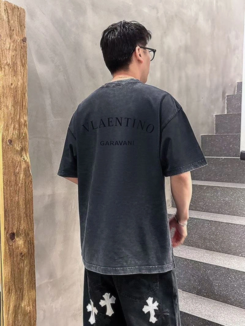 Accurate model Valentino T-Shirts