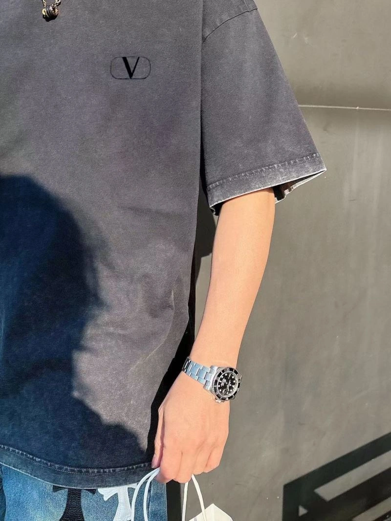 Accurate model Valentino T-Shirts
