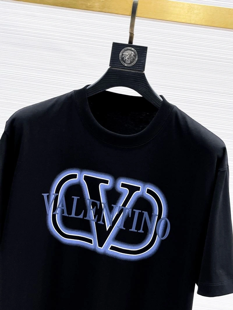 Accurate model Valentino T-Shirts