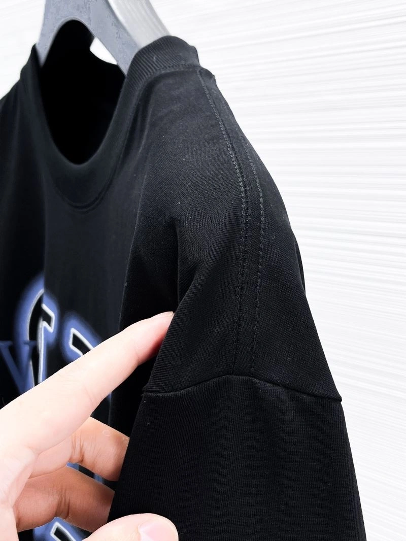 Accurate model Valentino T-Shirts