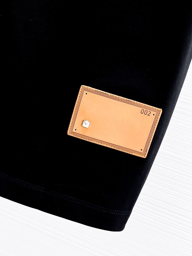 Accurate model Valentino T-Shirts
