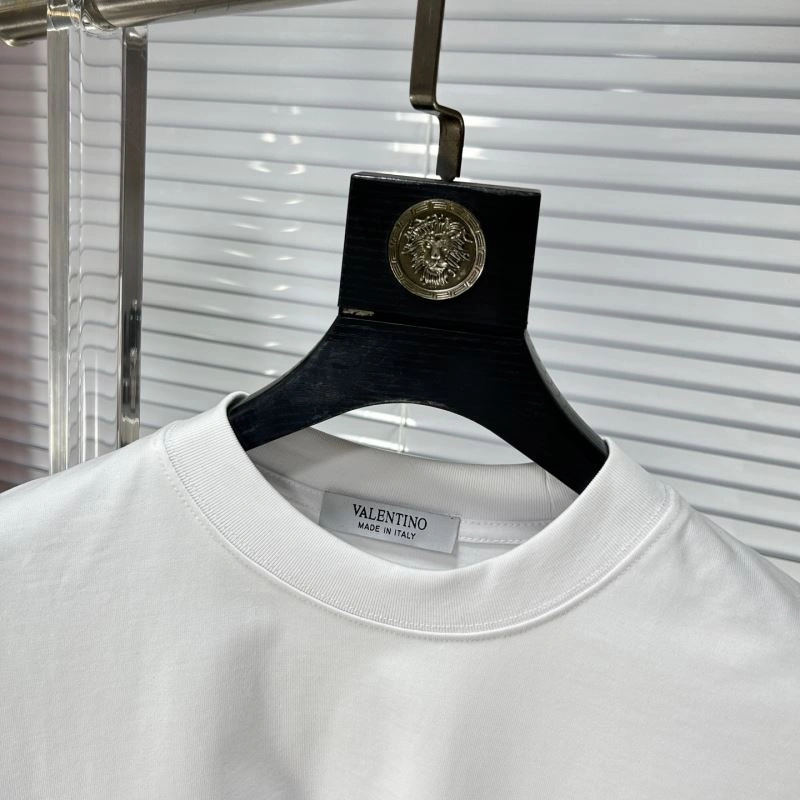 Accurate model Valentino T-Shirts