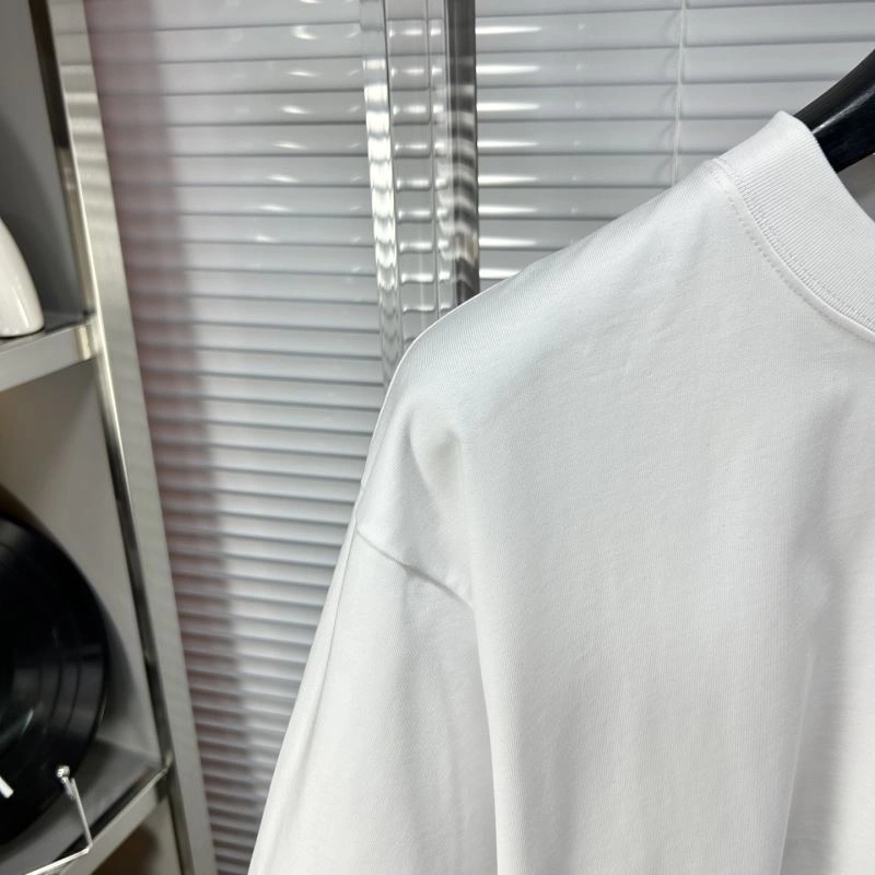 Accurate model Valentino T-Shirts