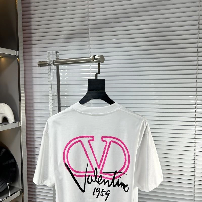 Accurate model Valentino T-Shirts