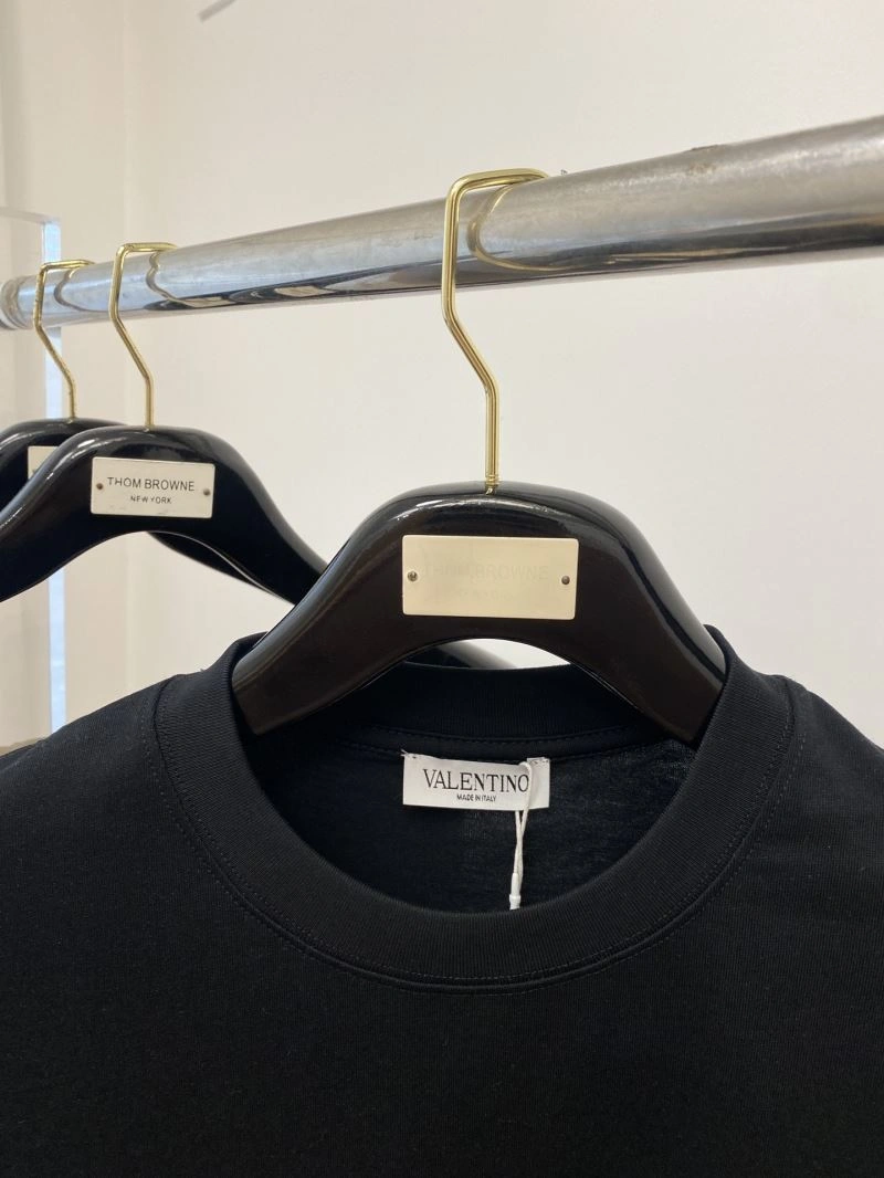 Accurate model Valentino T-Shirts