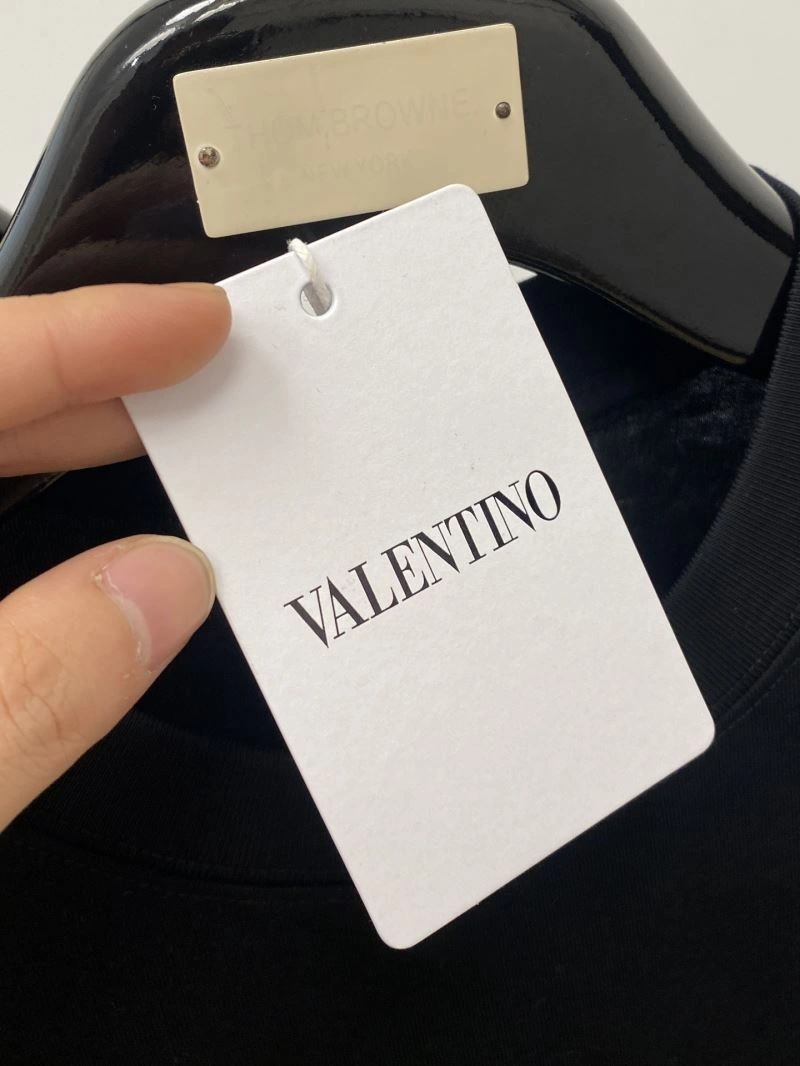 Accurate model Valentino T-Shirts