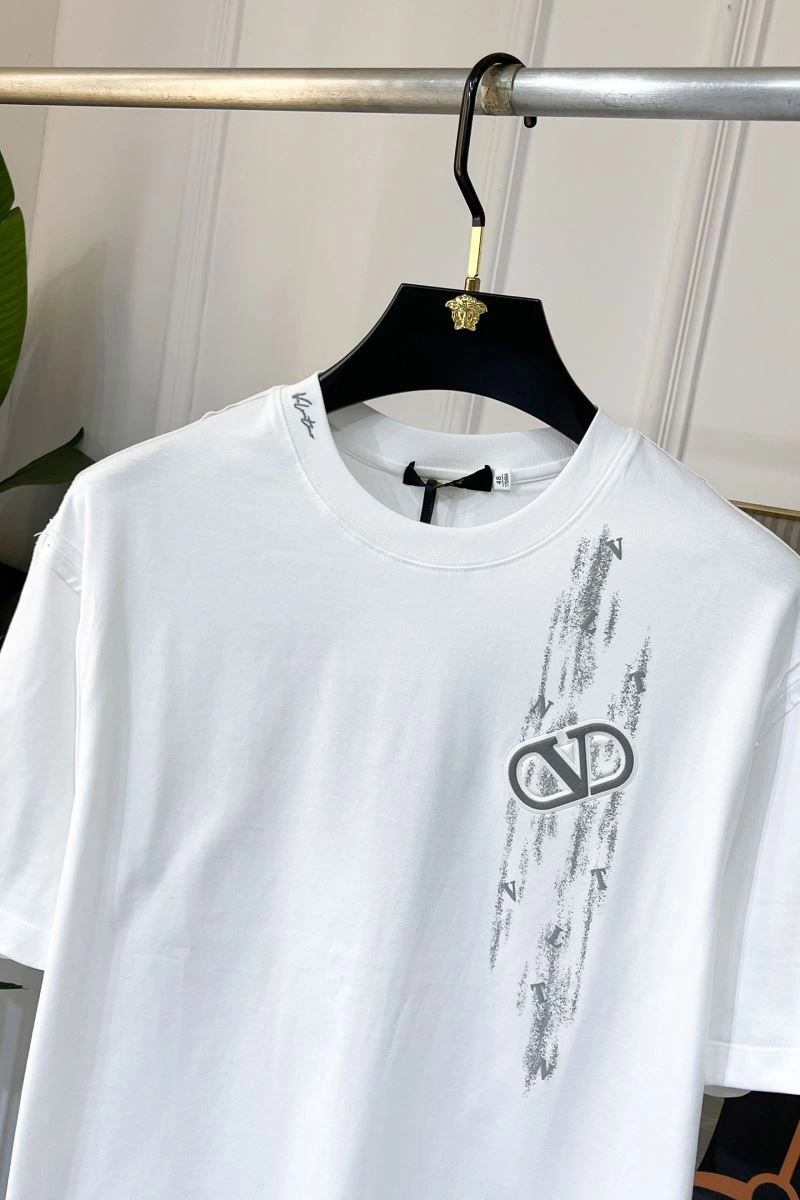 Bargain Valentino T-Shirts