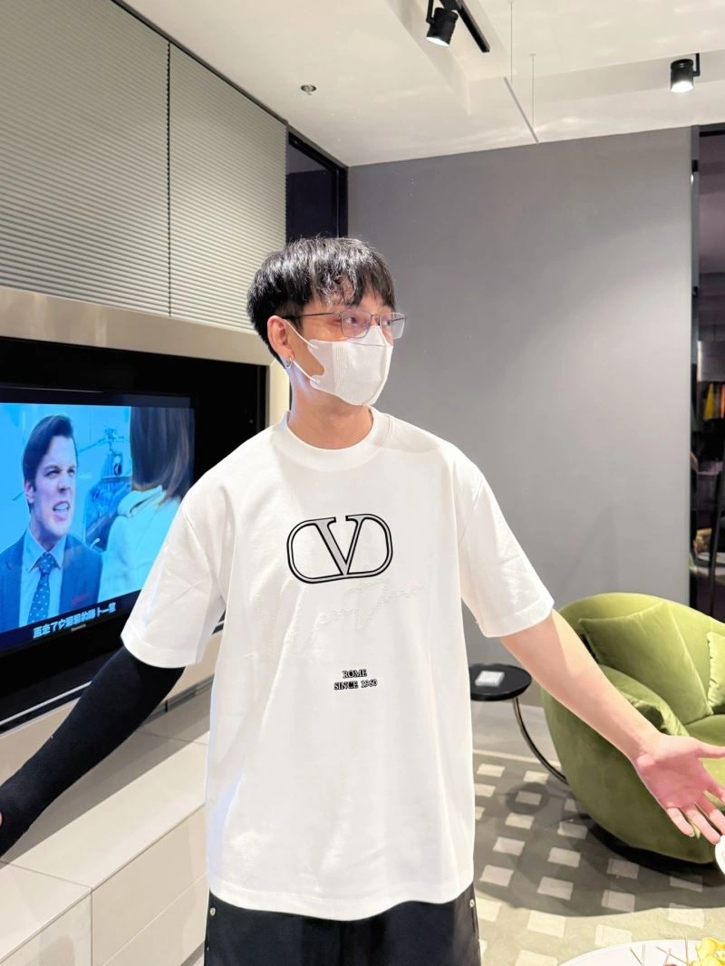 1:1 copy Valentino T-Shirts