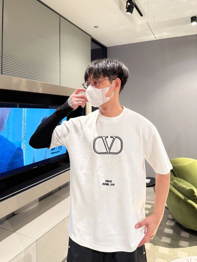 1:1 copy Valentino T-Shirts