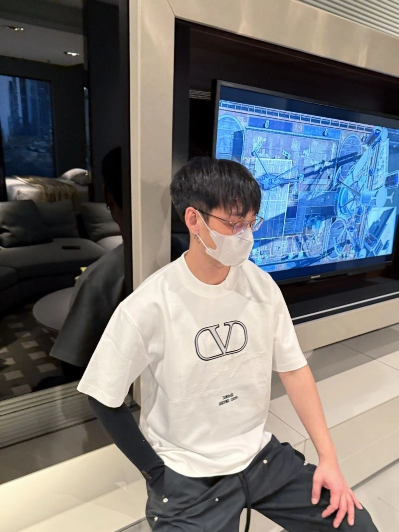 1:1 copy Valentino T-Shirts